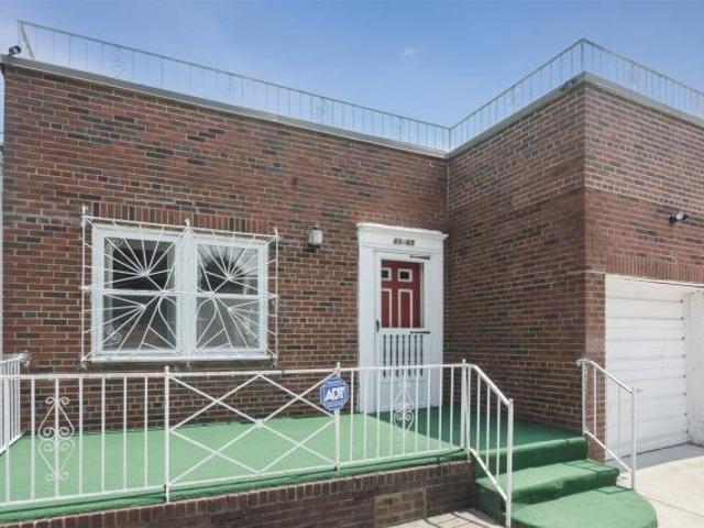house with 6 bedroom, Jamaica Hills NY DLS72692326