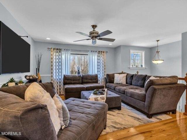 house with 6 bedroom, Jackson NJ DLS101781814