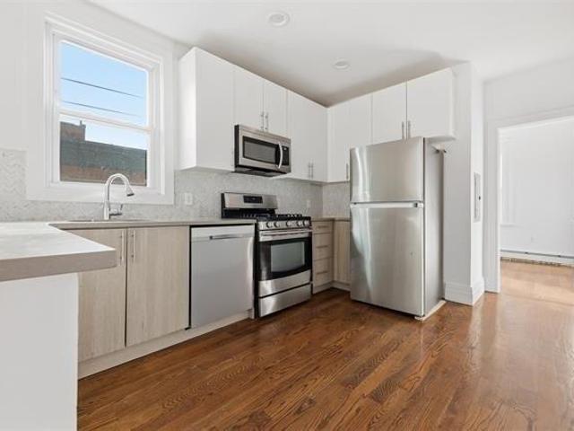 house with 6 bedroom, Jersey City NJ ES103623651