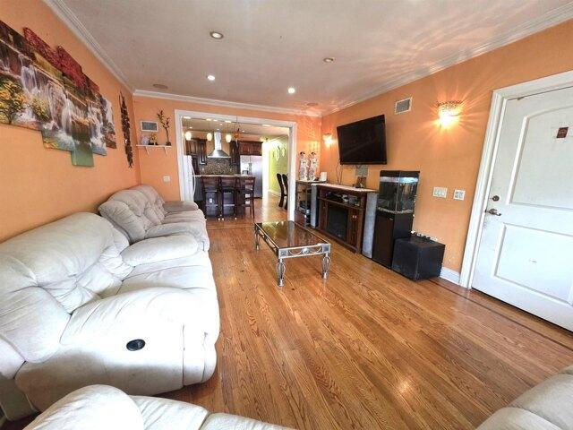house with 6 bedroom, Jersey City NJ ES104150268