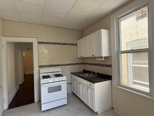 house with 6 bedroom, Jersey City NJ ES104543610