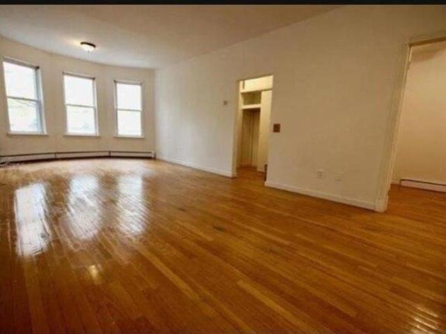 house with 6 bedroom, Jersey City NJ ES104850742