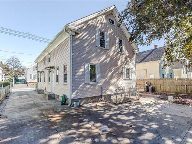 house with 6 bedroom, Johnston RI DLS102282341