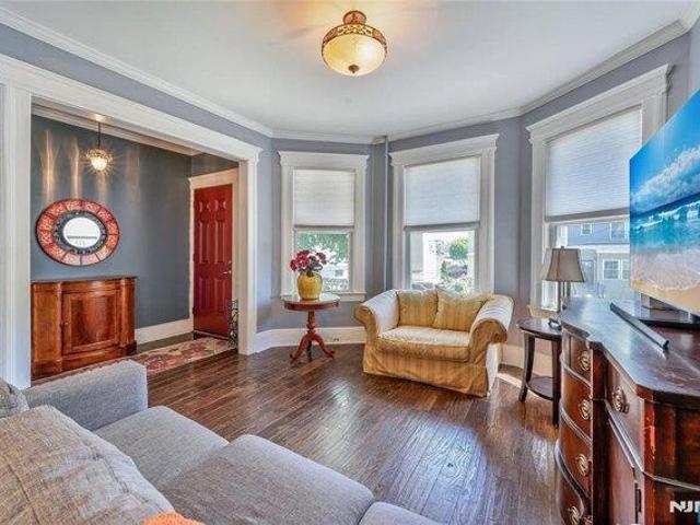 house with 6 bedroom, Kearny NJ ES102825328