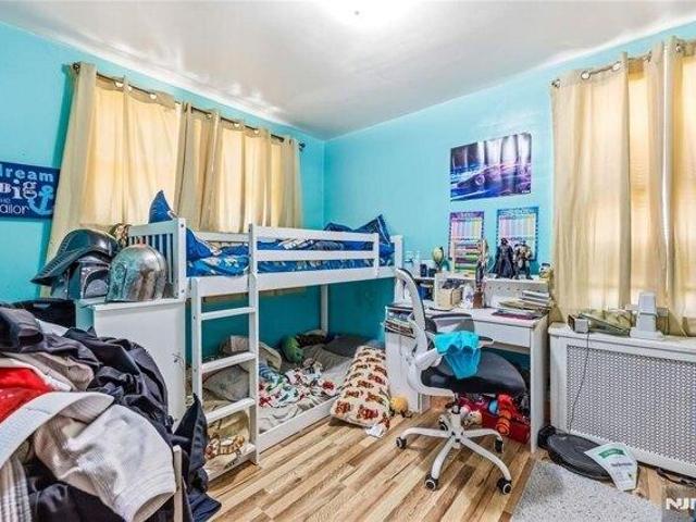 house with 6 bedroom, Kearny NJ ES104688804