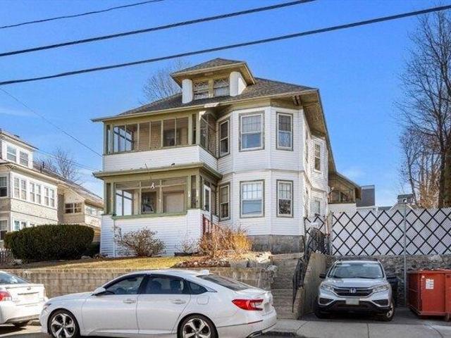 house with 6 bedroom, Lawrence MA DLS102479901