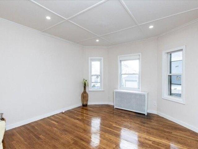 house with 6 bedroom, Lawrence MA DS102826669