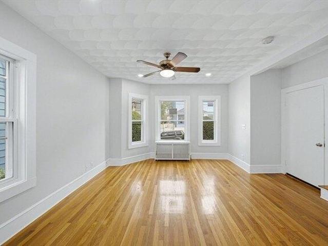house with 6 bedroom, Lawrence MA ES104946840