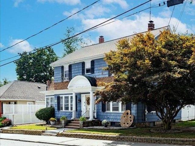 house with 6 bedroom, Lawrence MA ES105140877
