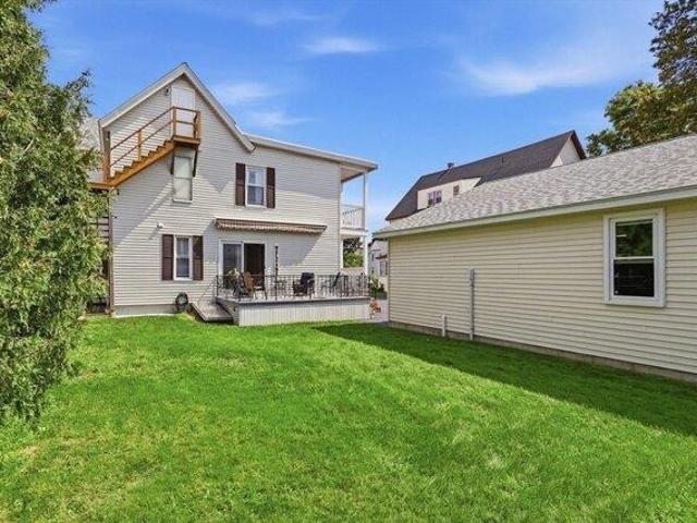 house with 6 bedroom, Leominster MA ES105207404