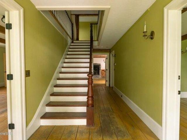 house with 6 bedroom, Lee MA ES103493900