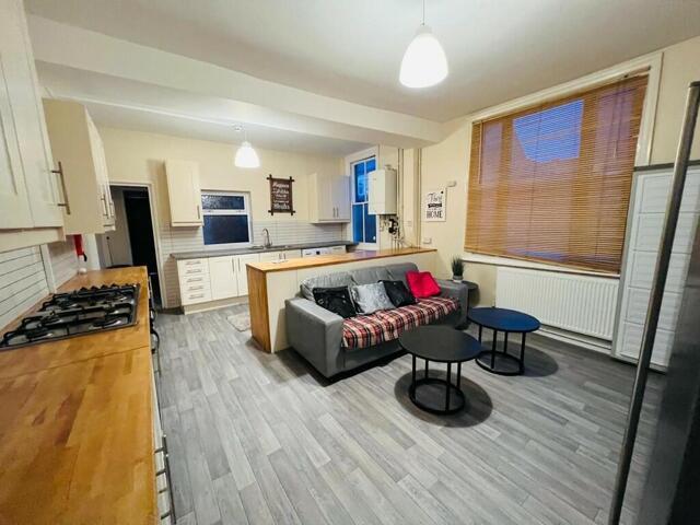 House With 6 Bedroom Leicester Leicestershire DS86159618