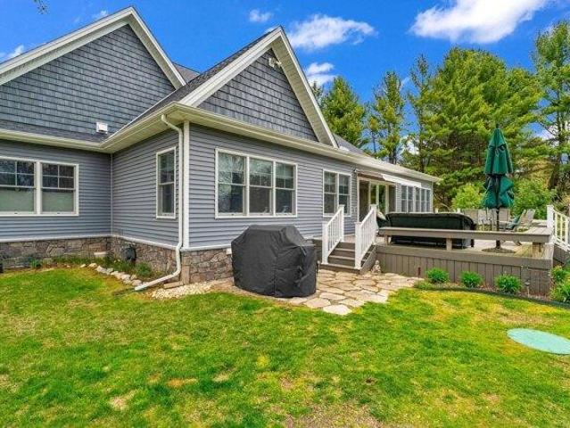 house with 6 bedroom, Lexington MI DLS93017792