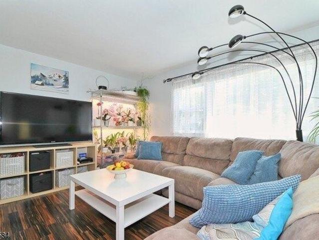 house with 6 bedroom, Linden NJ DS104262529