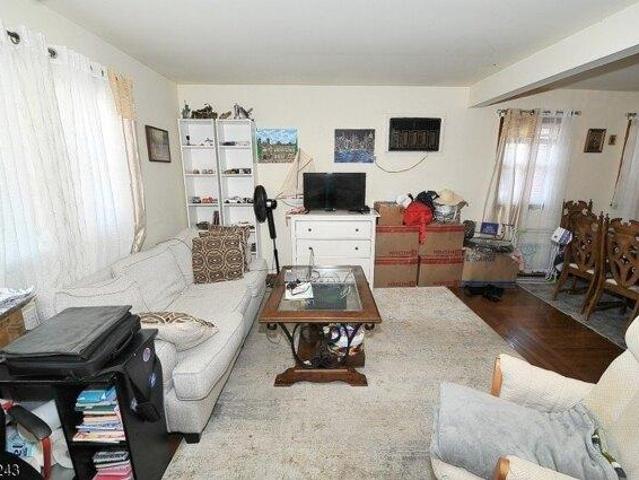 house with 6 bedroom, Linden NJ ES105172833