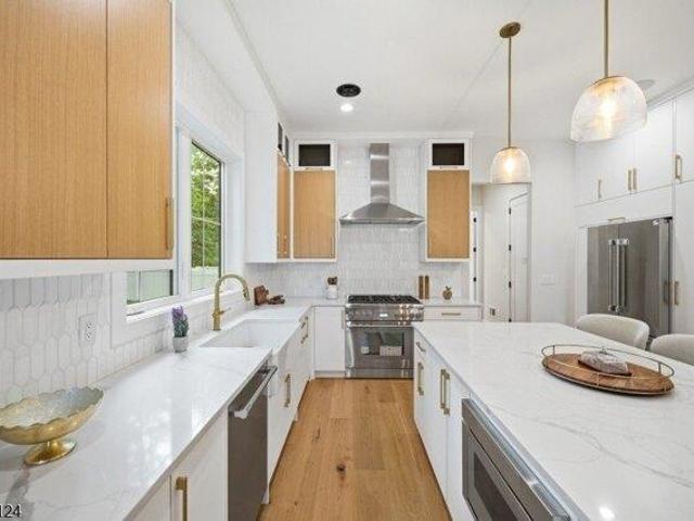 house with 6 bedroom, Livingston NJ ES104481342