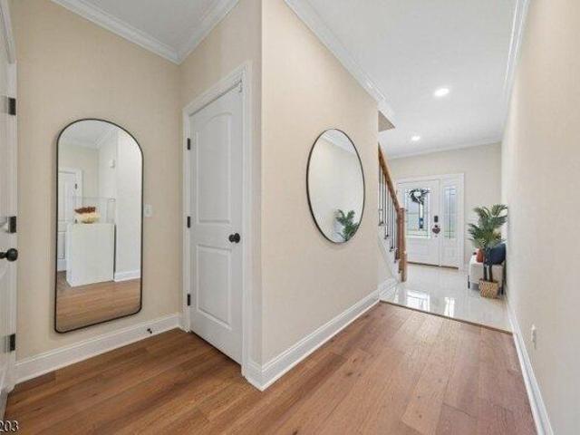 house with 6 bedroom, Livingston NJ ES104539281
