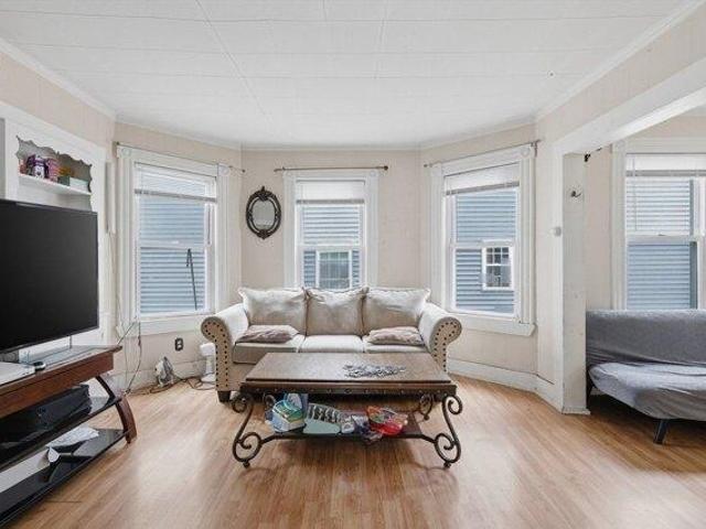 house with 6 bedroom, Lowell MA DS103248340