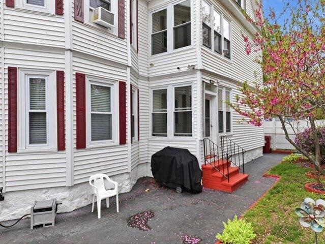 house with 6 bedroom, Lowell MA DS104410437