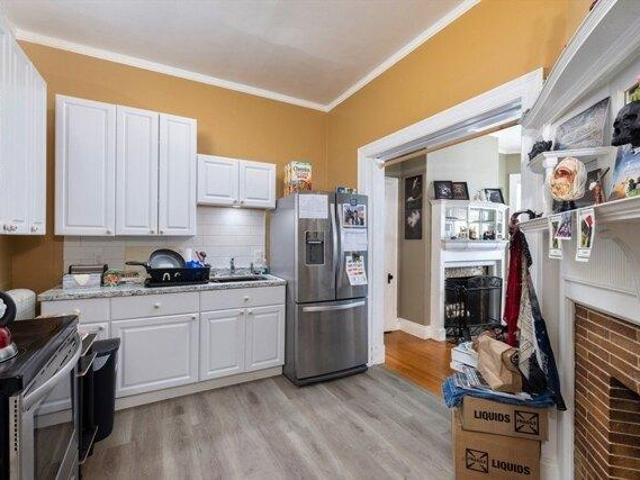 house with 6 bedroom, Lowell MA ES102823203
