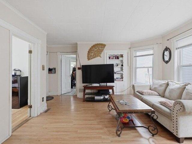 house with 6 bedroom, Lowell MA ES104852884