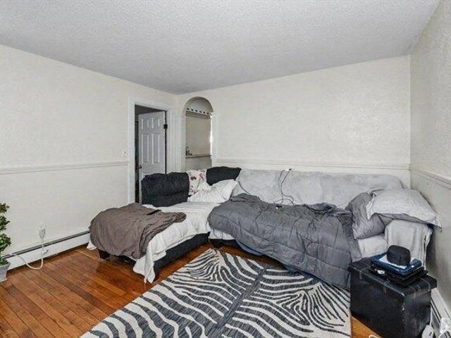 house with 6 bedroom, Lowell MA ES105439683