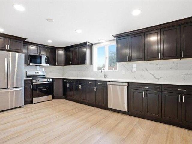 house with 6 bedroom, Lowell MA ES105095675