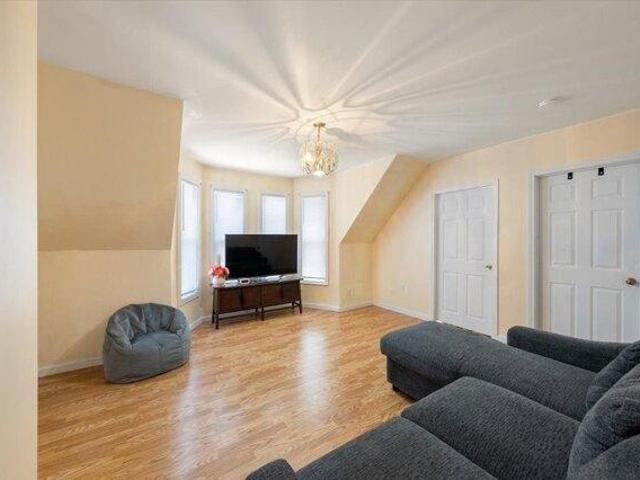 house with 6 bedroom, Lowell MA ES105383667
