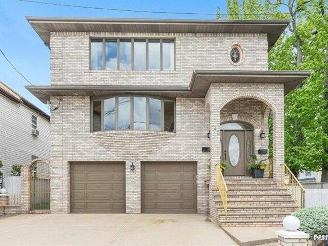 house with 6 bedroom, Lyndhurst NJ DLS102725574