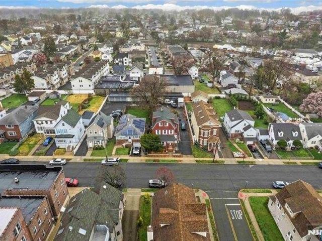 house with 6 bedroom, Lyndhurst NJ ES103188385