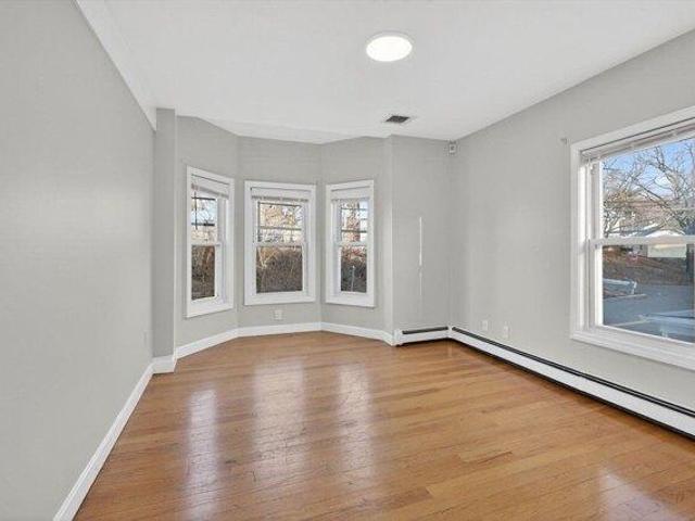 house with 6 bedroom, Lynn MA ES104009949