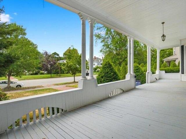 house with 6 bedroom, Manchester NH ES104513784