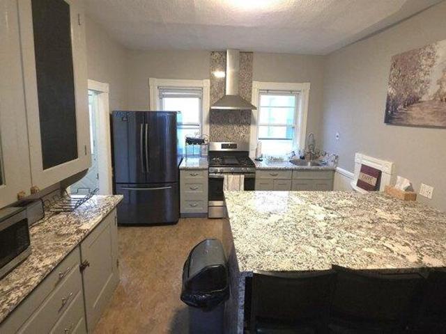 house with 6 bedroom, Manchester NH ES104906102