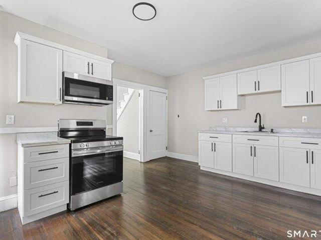 house with 6 bedroom, Manchester CT DS102726734
