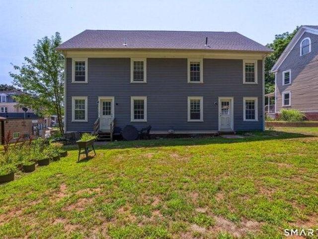 house with 6 bedroom, Manchester CT ES105229468