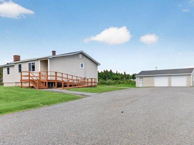 house with 6 bedroom, Machias ME DS104478534