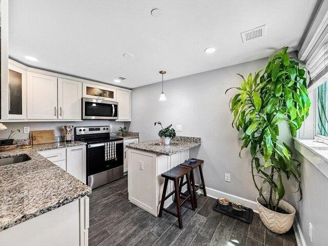 house with 6 bedroom, Malden MA ES104792265