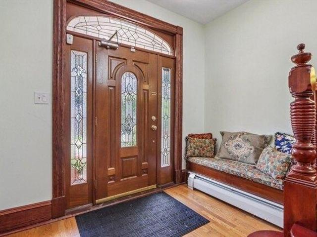 house with 6 bedroom, Malden MA ES104922221