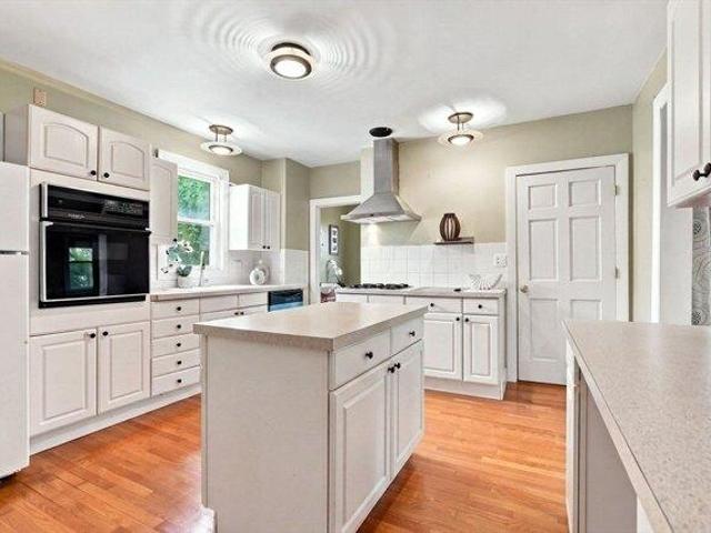 house with 6 bedroom, Malden MA ES105060458