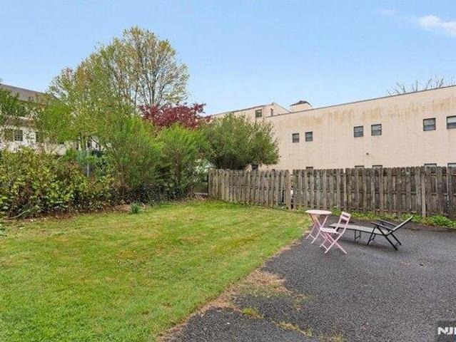 house with 6 bedroom, Maplewood NJ DLS101659005