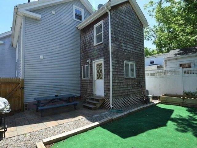 house with 6 bedroom, Marlborough MA ES104850574