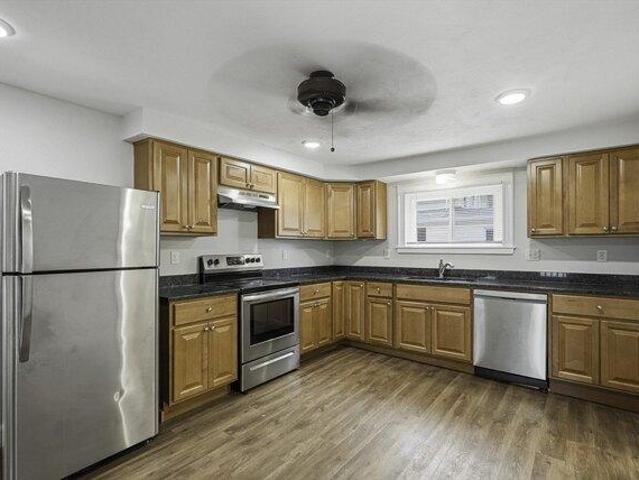 house with 6 bedroom, Marlborough MA ES105040910