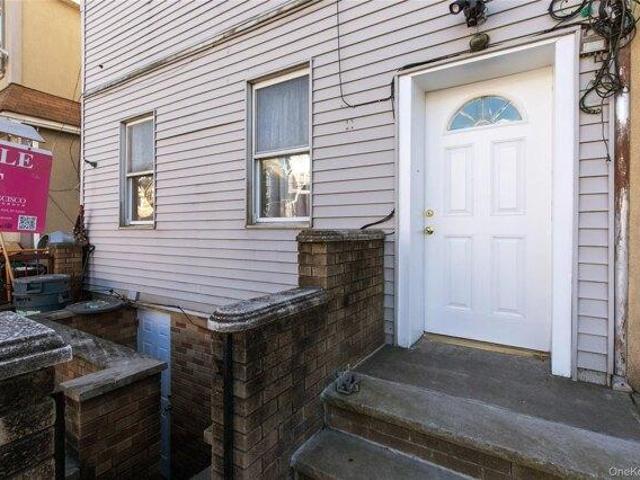 house with 6 bedroom, Maspeth NY ES103601798