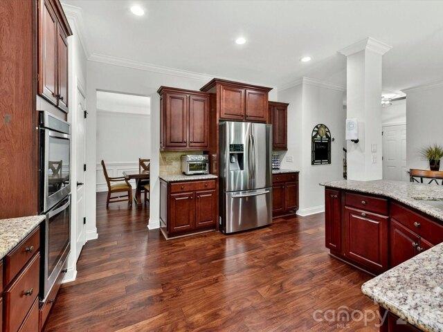 house with 6 bedroom, Matthews NC ES103587715