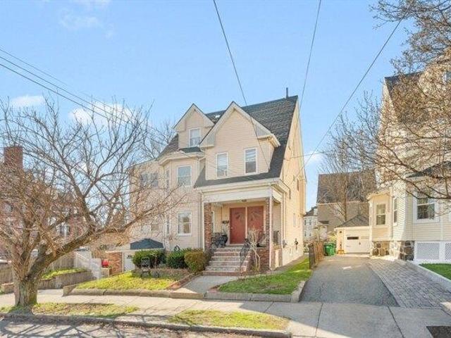 house with 6 bedroom, Medford MA DS102212656