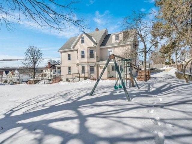 house with 6 bedroom, Medford MA DS102669179