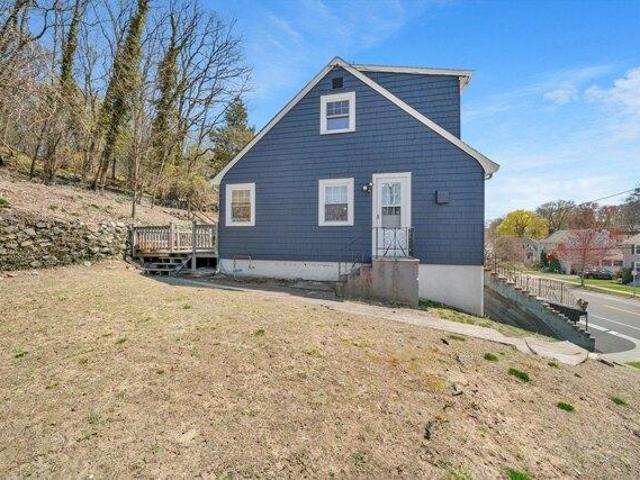 house with 6 bedroom, Medford MA DS102961636
