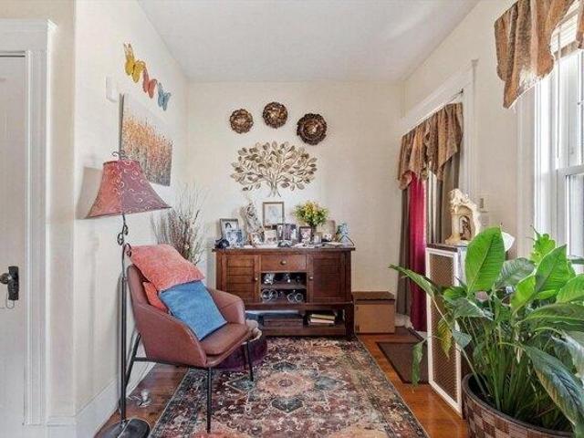 house with 6 bedroom, Medford MA ES105232175
