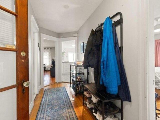 house with 6 bedroom, Medford MA ES103074306