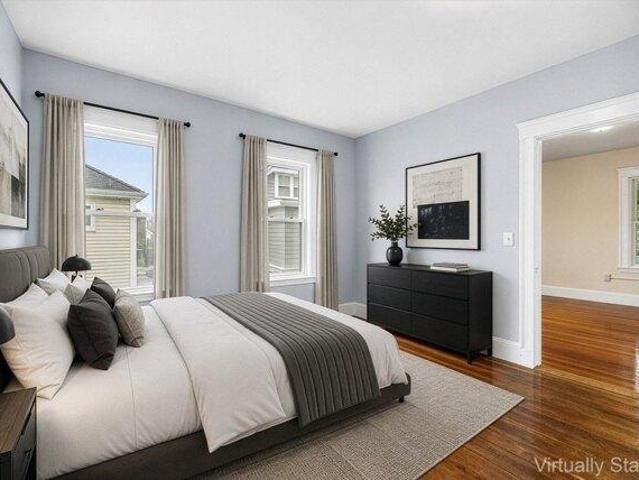 house with 6 bedroom, Medford MA ES103071600
